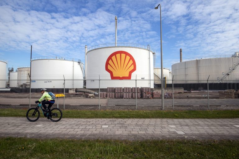 Shell management will be sued for indifference to the environment ...
